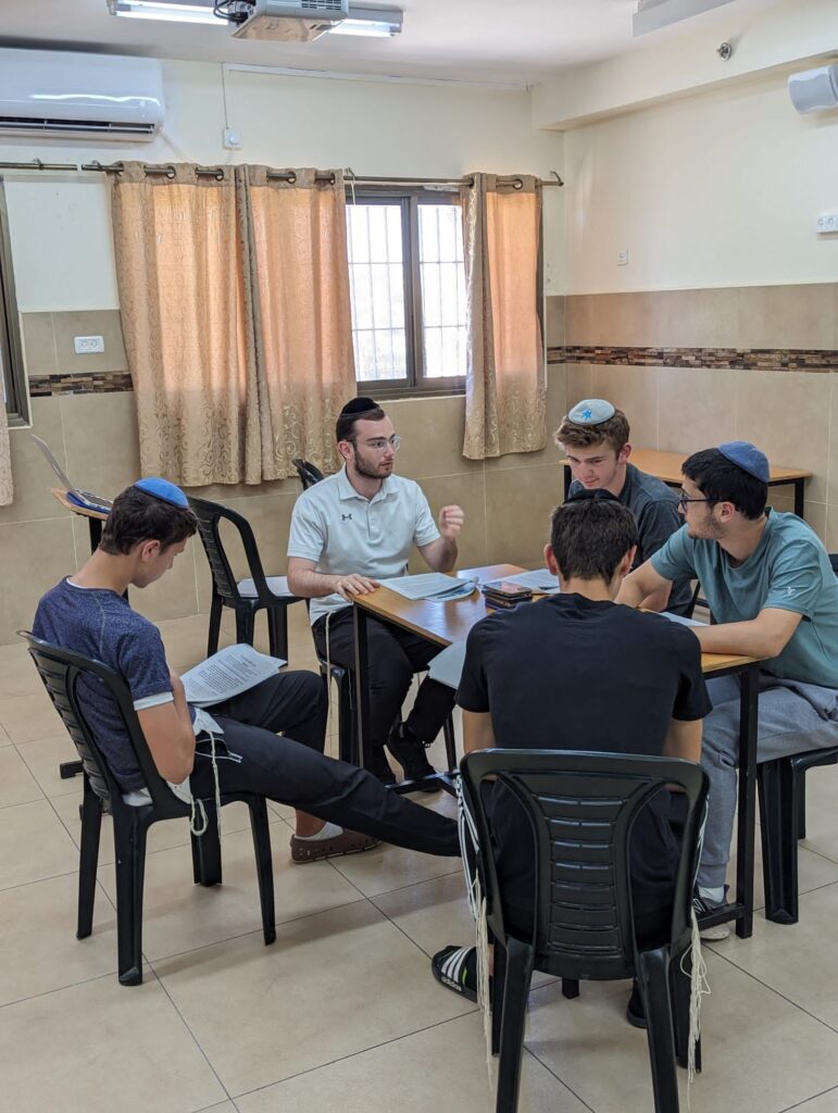 Chabura Spotlight: Ari Needle - Kollel